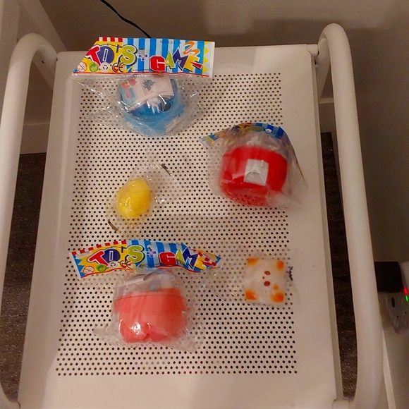 Toys+ games | Toys | 3 Mini Claw Machines And Two Mochis | Poshmark